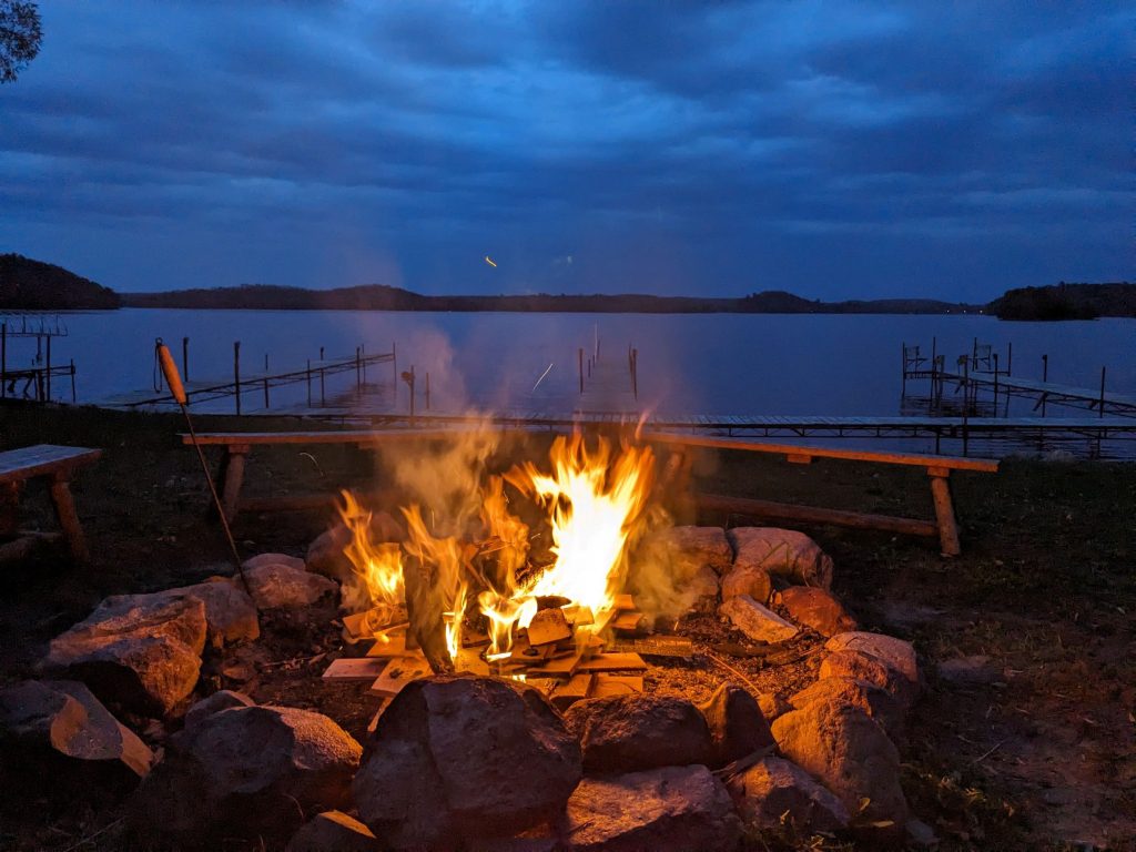 Brainerd Lakeside Resorts | MN Cabins - Campfire Bay Resort
